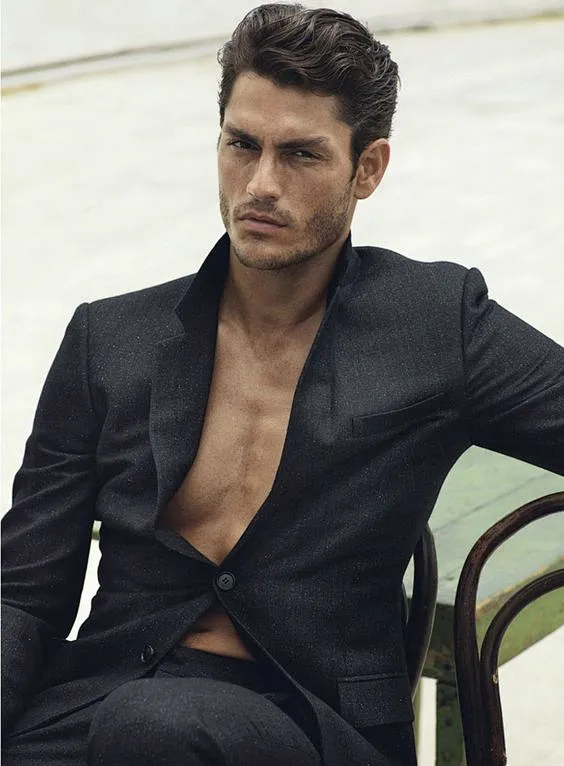 Tyson Ballou, American model, b. 1976-花瓣网