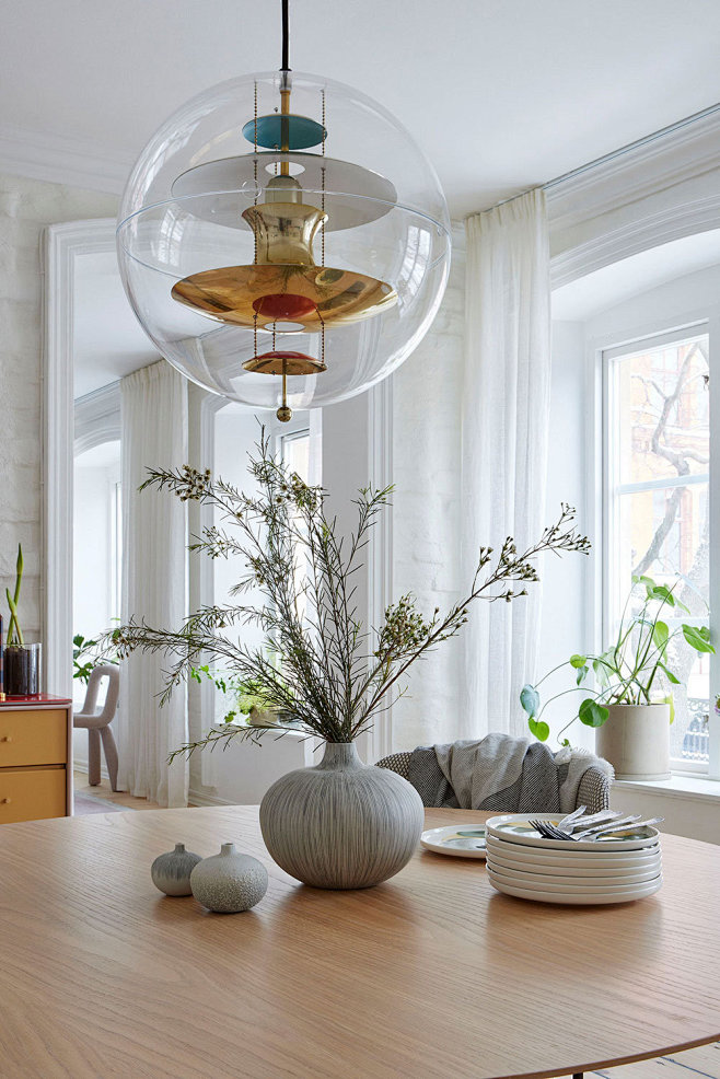 SSEE-LAB30分钟前来自 微博 weibo.com洋溢着年轻明快气息的64㎡斯德哥尔摩小公寓#室内设计# #家居#