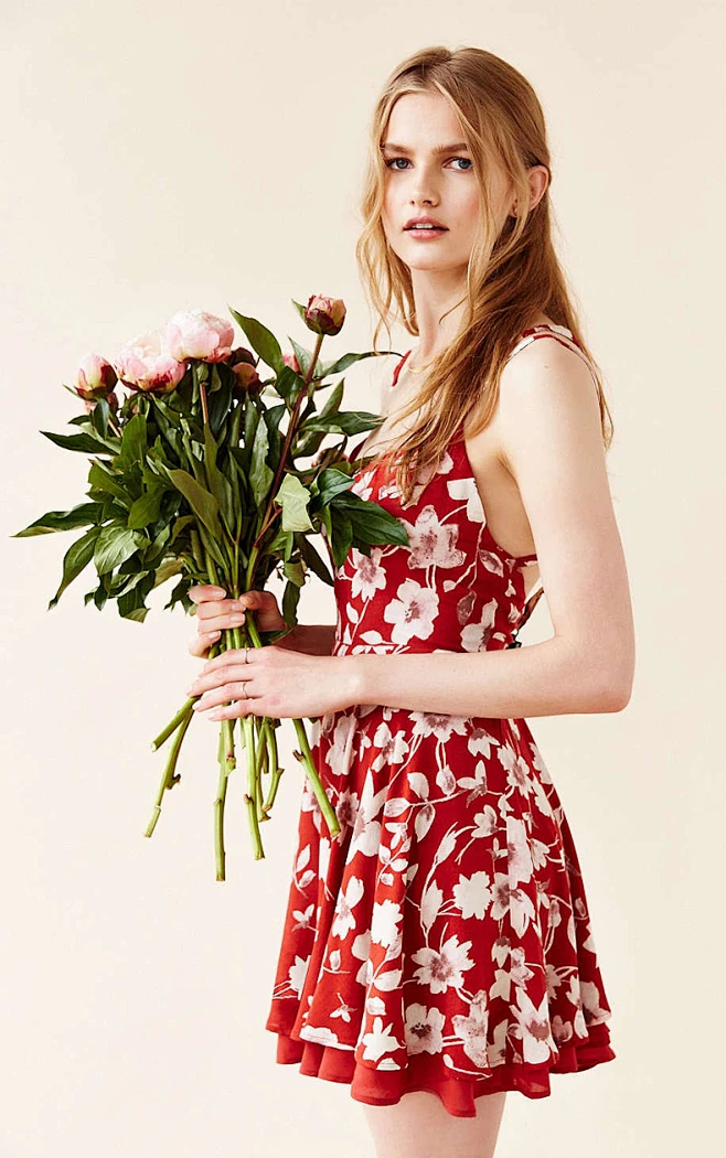 RICHCOCO欧美夏季新款性感露背束腰吊带雪纺连衣裙 E225 : 阿里巴巴RICHCOCO欧美夏季新款性感露背束腰吊带雪纺连衣裙 E225 ...