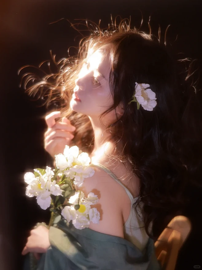 新中式清冷氛围感发光发丝！YYDS！！ - 小红书-花瓣网