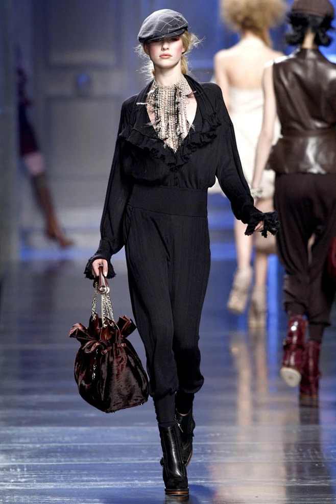Christian Dior Fall 2010 Ready-to-Wear Fashion Show - Vogue : See the ...