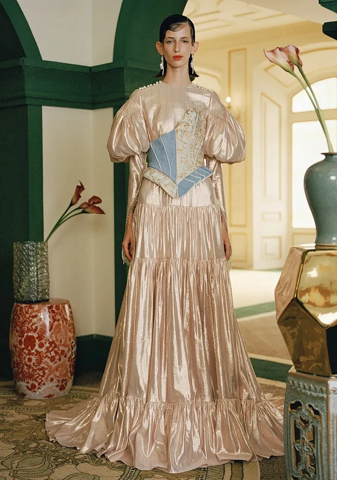 SARA WONG，由中国设计师王思元所创立的独立设计师品牌。-花瓣网