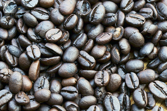dark roasted coffee beans
