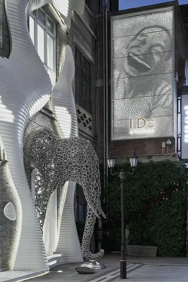 I Do Artist Store “太平有象” 岳敏君艺术家店 - hhlloo : 独特的空间和雕塑元素-花瓣网