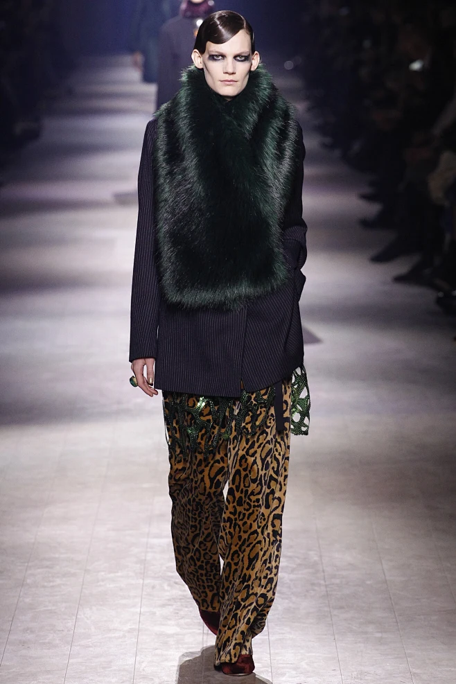 Dries Van Noten Fall 2016 Ready-to-Wear Fashion Show - Vogue : See the ...