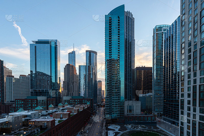 晚上从海军码头看芝加哥城市景观