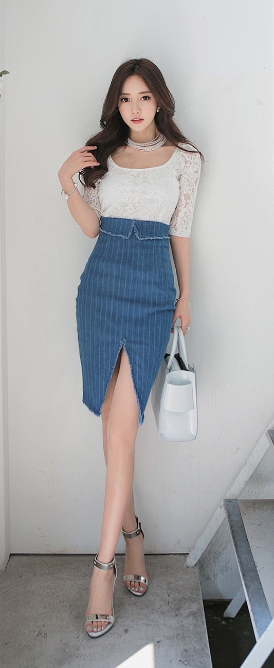 女性站姿照片人体结构参考来自cgbook.cn (1270)