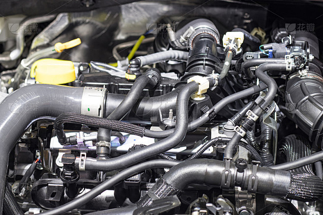 从汽车散热器到发动机的橡胶管和软管