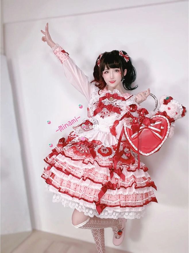 Lolita｜BABY草莓夏洛特是超甜草莓了！ : 粉白的草莓夏洛特是温柔 那红粉就是热烈可爱的感觉了 你永远可以相信baby的纯色 #日系少女 #Lolita #吃我一波Lolita安利 ...