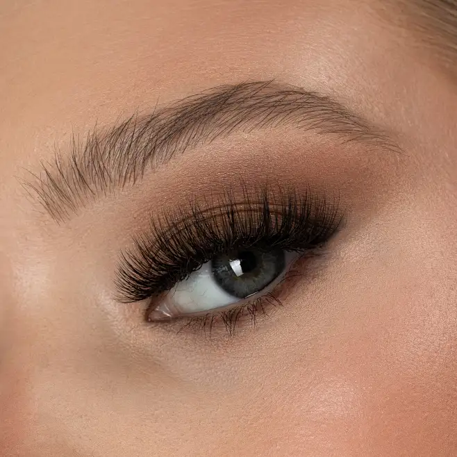Lithe Lashes Bold Collection Style B3 - Kabuki, a close up eye ...