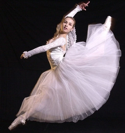Winnie 角尖上的Ballet、芭蕾、舞蹈、美-花瓣网