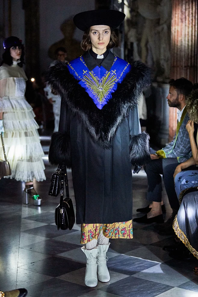 Gucci Resort 2020 Fashion Show : The complete Gucci Resort 2020 fashion ...