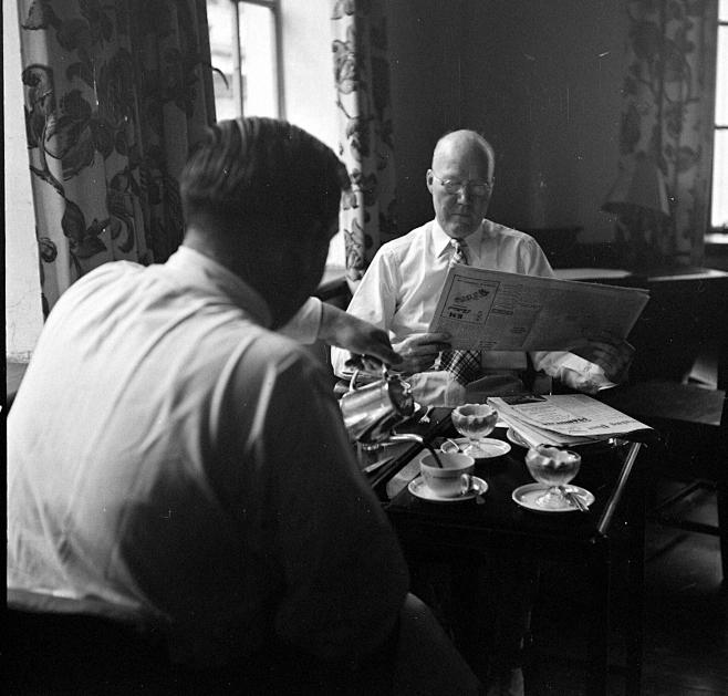 伯恩斯的中国摄影集.By Jack Birns.美国生活杂志.1947至1949年.带英文书签_页面_1669