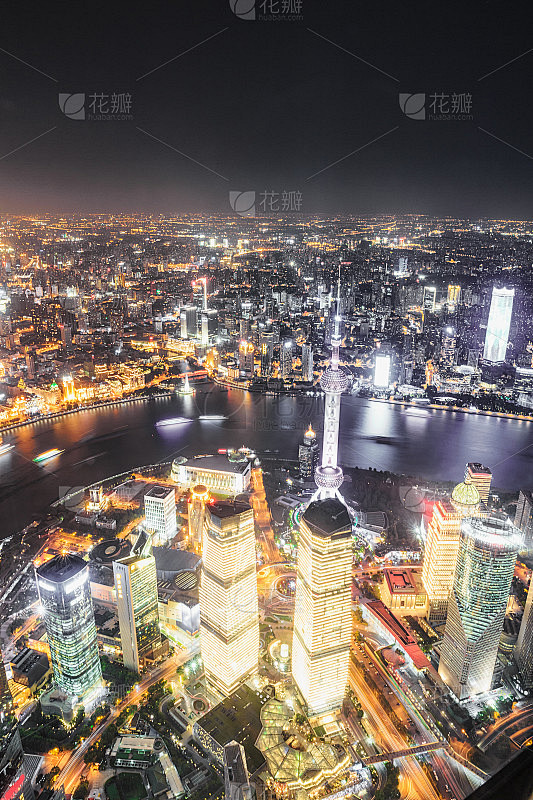 上海陆家嘴金融区夜间鸟瞰图