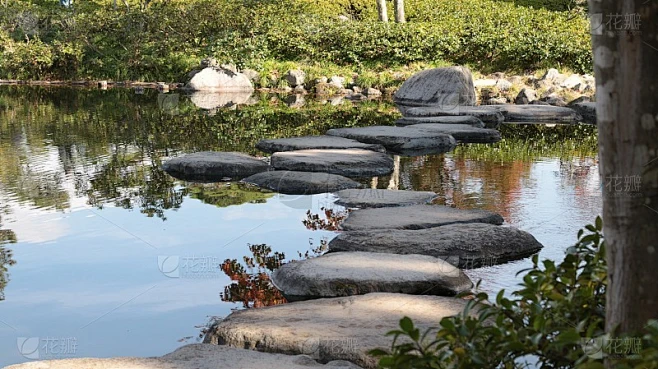 Stepstones素材-花瓣网