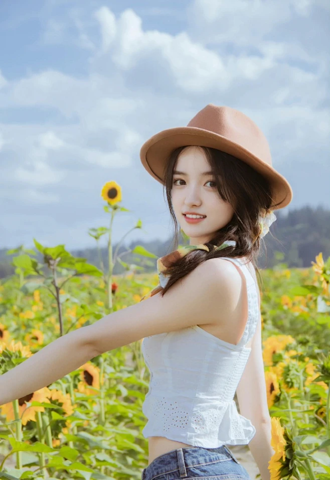 @lynnyyyy_ 出生于1997年10月5日，天秤座小姐姐 -花瓣网