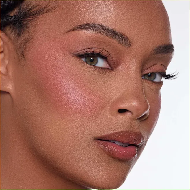 其中包括图片：Moon Prism Liquid Blush — Bloom Bella - Bloom Bella — Medium Rose Pink-花瓣网