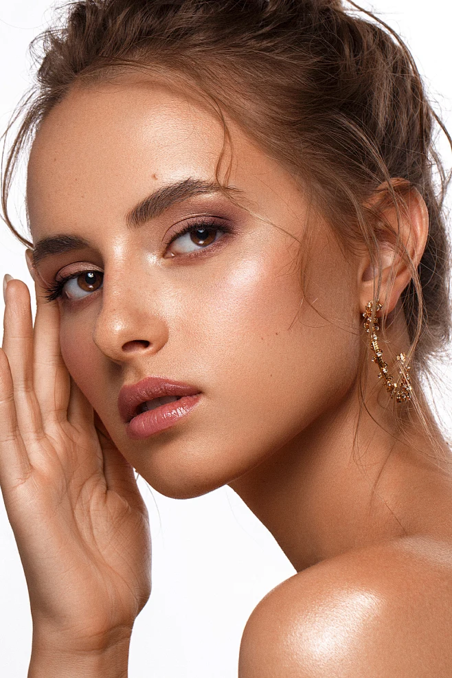 ANNA :: Behance-花瓣网