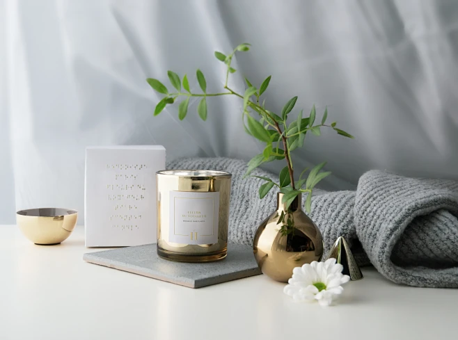 candles minimal branding Logo Design serif modern Monomark Logotype ...