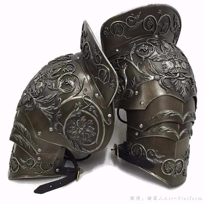 Filippo Negroli（意大利米兰设计师1510-1579）套装 -肩甲 (1)