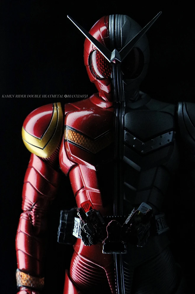 SHF 真骨雕 KAMEN RIDER DOUBLE HEATMETAL 假面骑士W 炽热金属 （3344 x 5016） via 边态小鸡-花瓣网