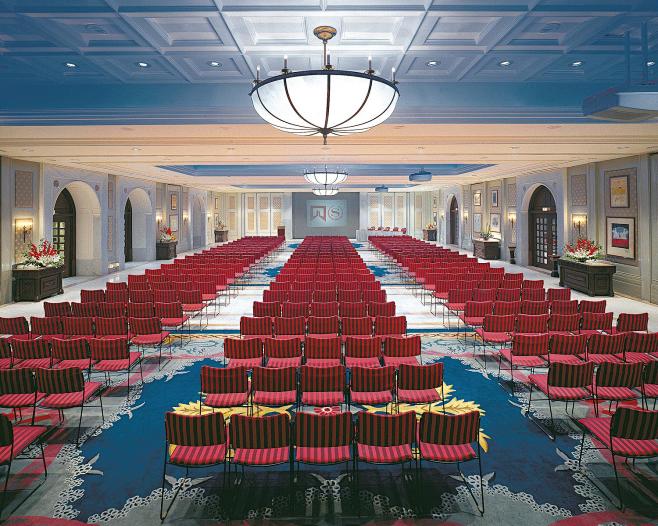 33)ITC Maurya, New Delhi—Kamal Mahal Theatre Set-up 拍攝者 Luxury ...
