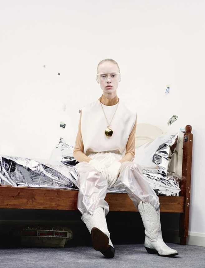 i-D Spring 2015 The Activist Issue 摄影：Willy Vanderperre 造型：Benjamin ...