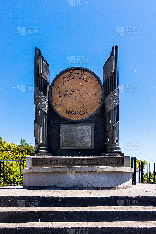 直布罗陀大力神纪念碑的柱子