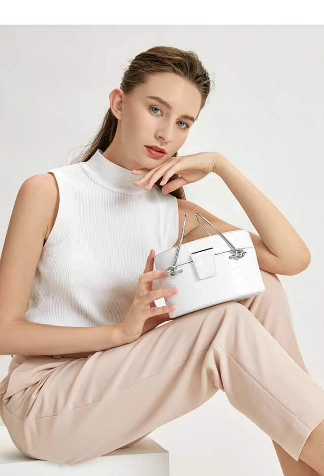 CHARLES＆KEITH 帽盒包 CK2-50700888金属双手柄女士单肩包手提包-tmall.com天猫-花瓣网