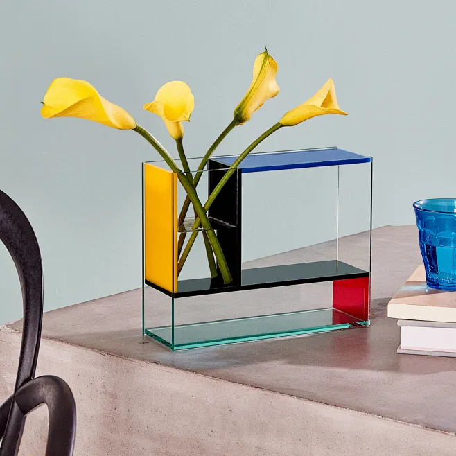 Mondri Vase in color Primary-花瓣网