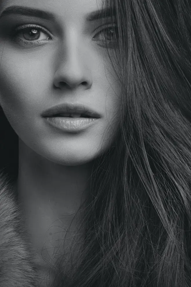 Photo by Luis Morera on Unsplash : White beautiful flowers under shiny ...