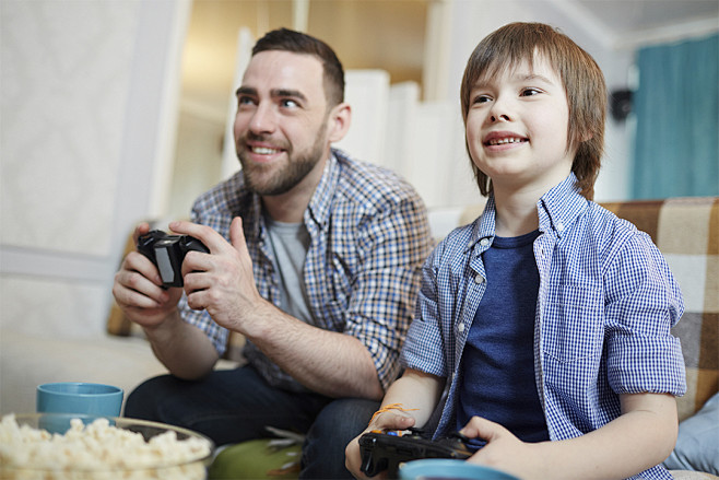 PAPA-Y-NI%C3%91O-GAMERS