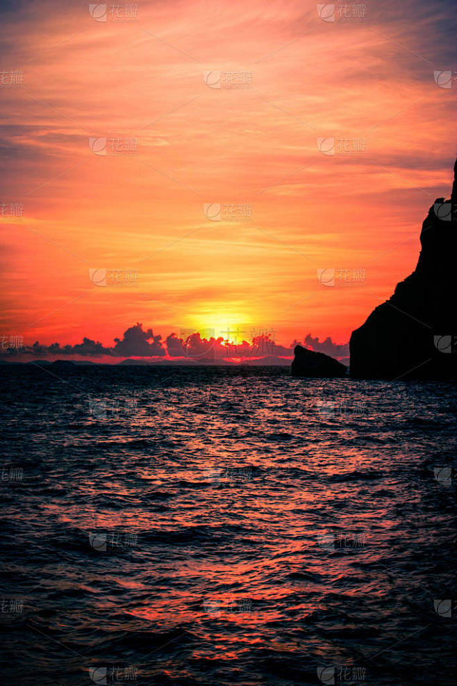 Sunset close to Ko Phi Phi.