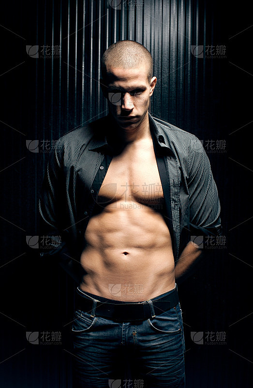 时尚男模。