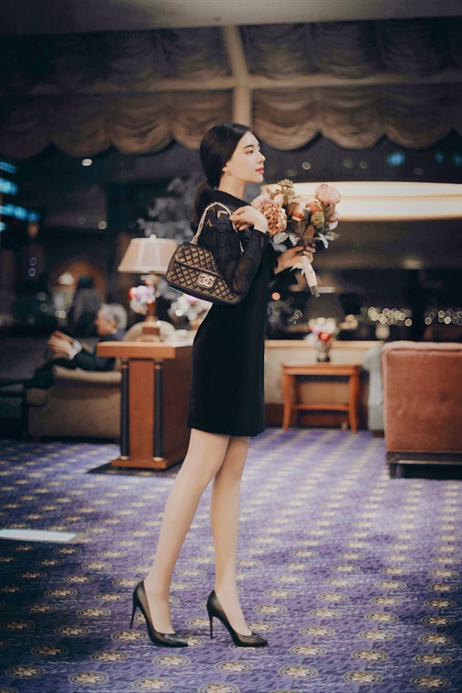 女性站姿照片人体结构参考来自cgbook.cn (839)