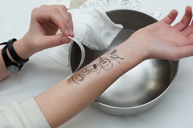 i tradizionali tattoo recipes are applied onto arm for cooking ...