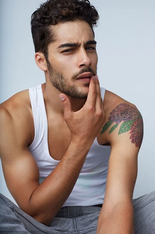 lovingmalemodels: Kevin Stranart -花瓣网