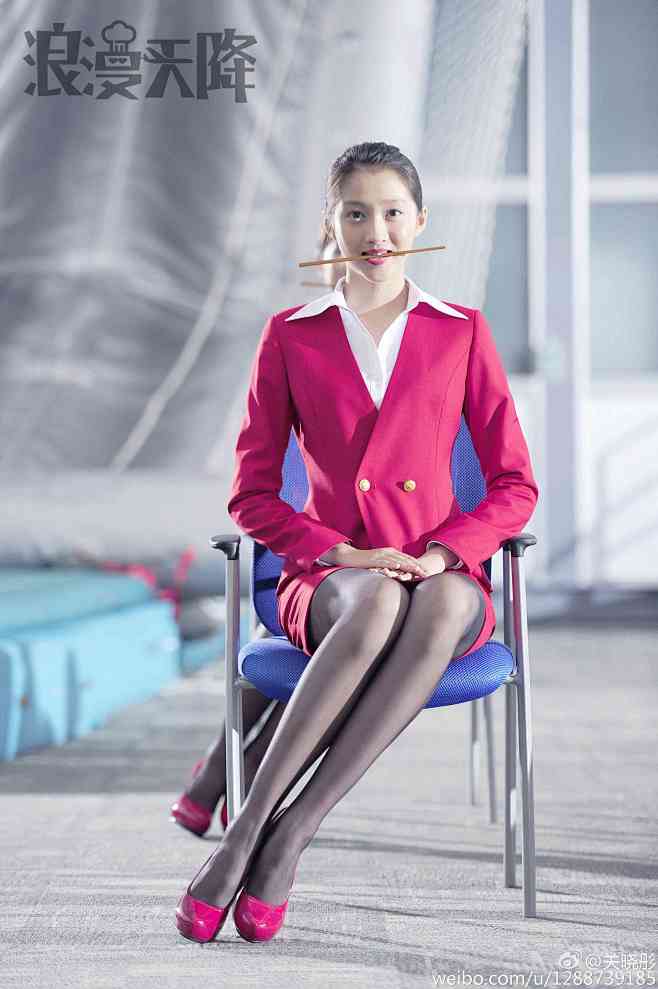 女性坐姿照片人体结构参考来自cgbook.cn (932)