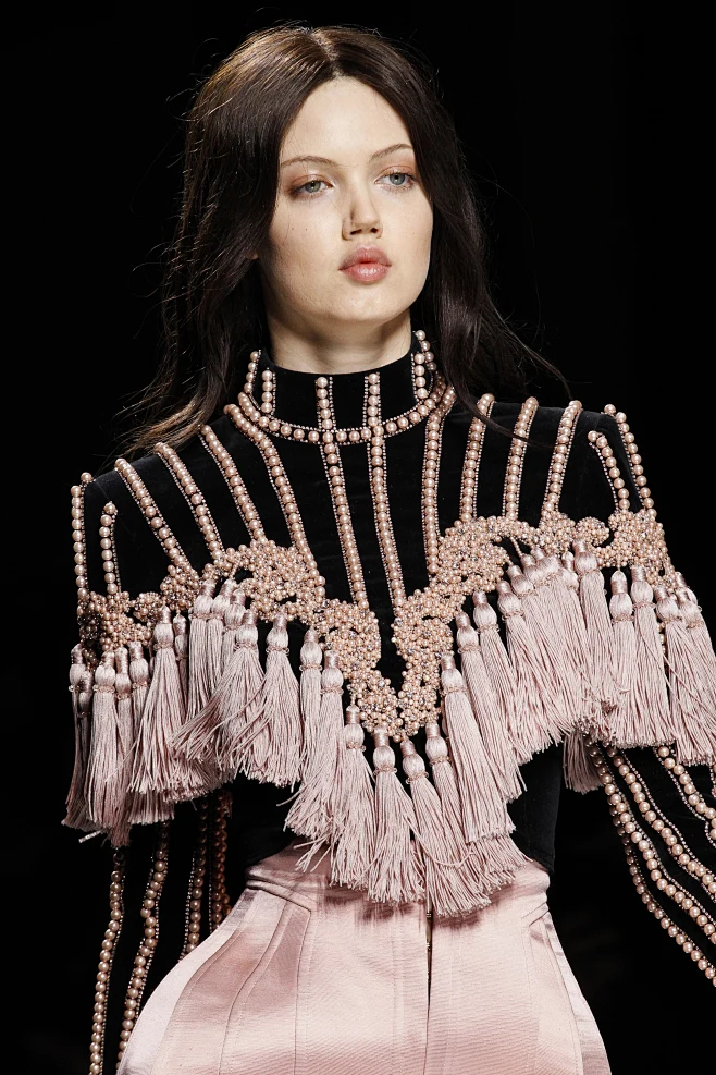 Balmain Fall 2016 Ready-to-Wear Fashion Show Details - Vogue : See ...