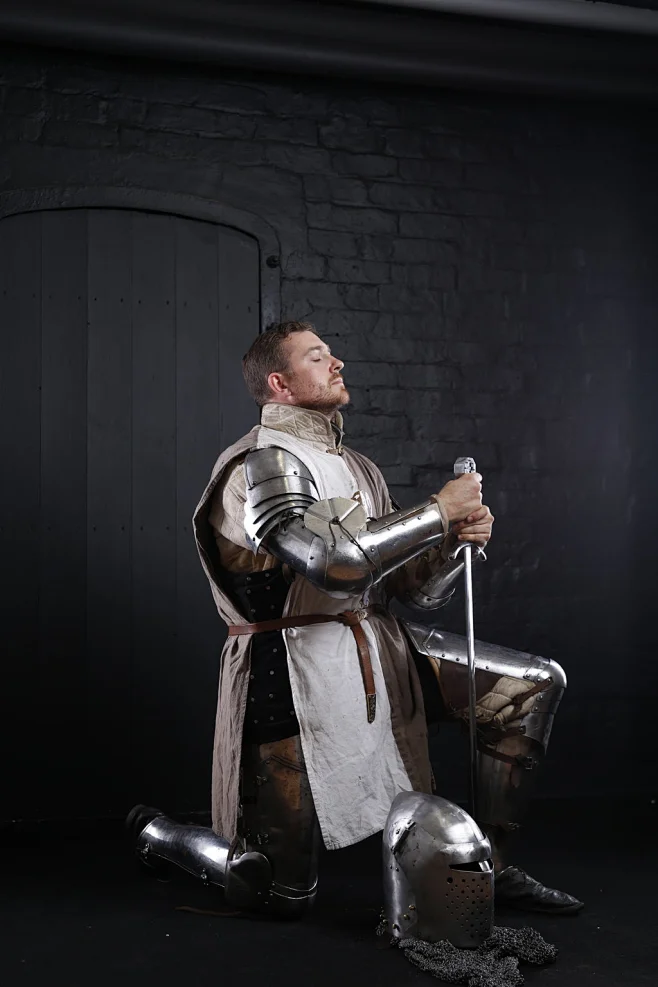 STOCK_Knight.1 by JCBModel-花瓣网