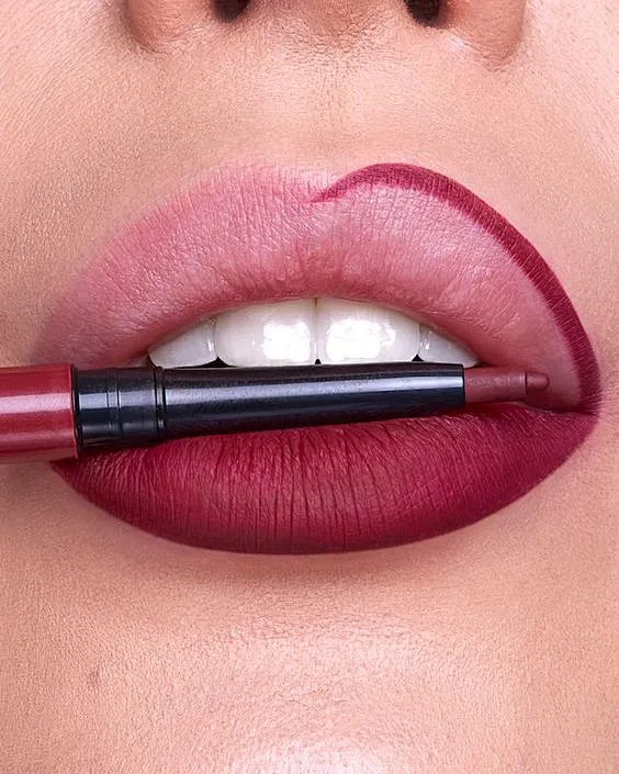 Perfetta per eseguire l’overlining ed ottenere labbra otticamente più ...