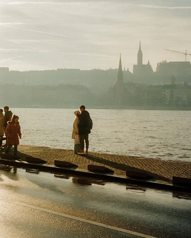 布达佩斯街头 Peter Varsics-花瓣网