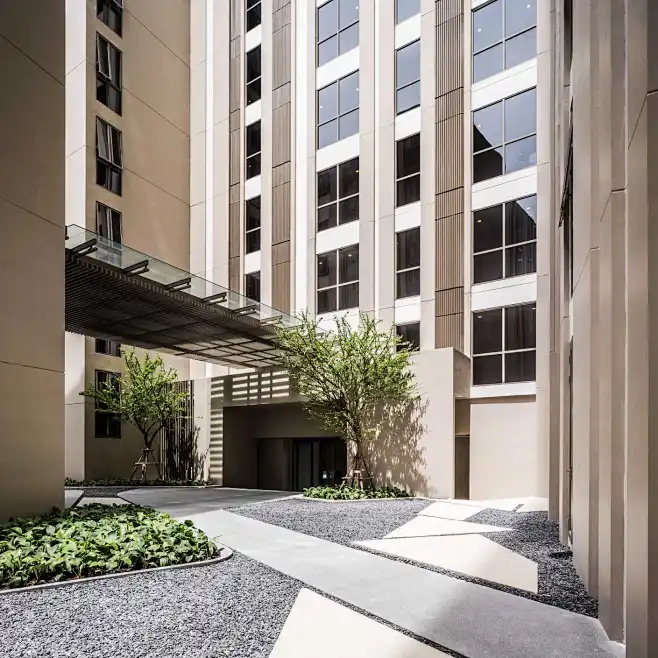 泰国芭堤雅baan plai haad豪华公寓入口区景观设计by trop -mooool设计-花瓣网