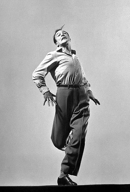 Gene Kelly - Hollywood icon born 1912 in Highland Park area of ...