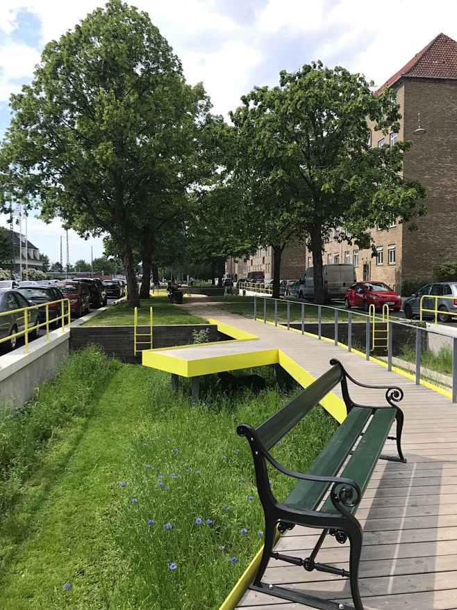 Scandiagade by 1:1 Landskab : A boring grass area mainly used for dog ...