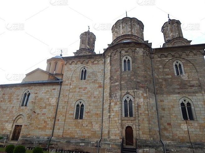 Manasija修道院，又称Resava，塞尔维亚东正教修道院。这座教堂是献给圣三位一体的