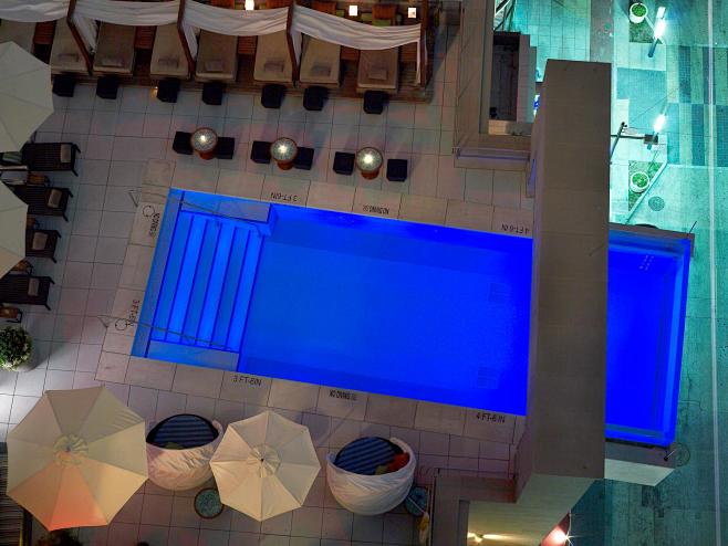 28)The Joule, Dallas—Pool Overhead 拍攝者 Luxury Collection Hotels and Resorts
