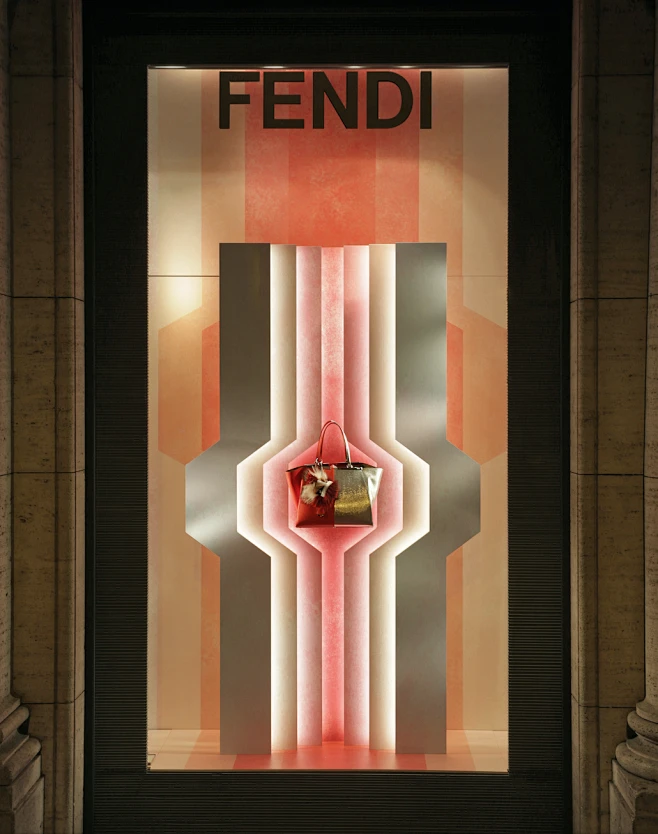 Retail Display / Store Window| Spring-Summer 2014 Window/ Palazzo Fendi ...