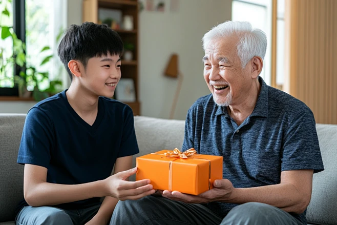 送父亲礼物父亲节人物摄影-花瓣网