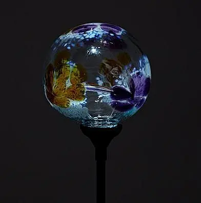 [创意家居设计 迷幻之灯] 再美的花朵没有充足的阳光也无法绽放，再美型的玻璃如果没有遇到加拿大艺术家Stephen Kitras也不会如此迷人 ...